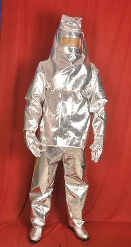 Aluminised Fiber Glass Fire Proximity Suit (3 Layers) | SAFEWORLD